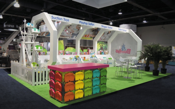 Island Exhibits - Custom Trade Show Island Booths & Displays | DisplayCraft