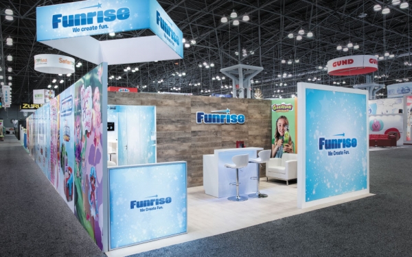Island Exhibits - Custom Trade Show Island Booths & Displays | DisplayCraft